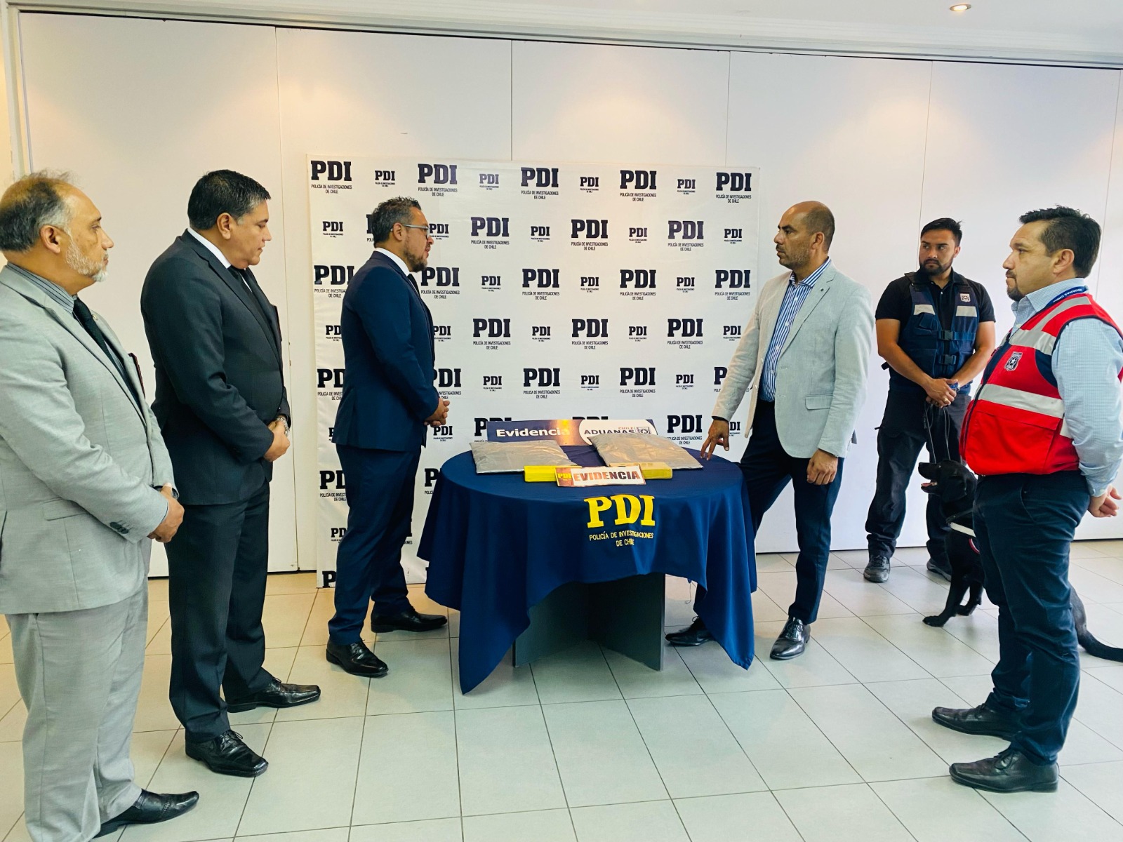 Acción de PDI y Aduanas incautó 100 mil dosis de drogas en aeropuerto y ...