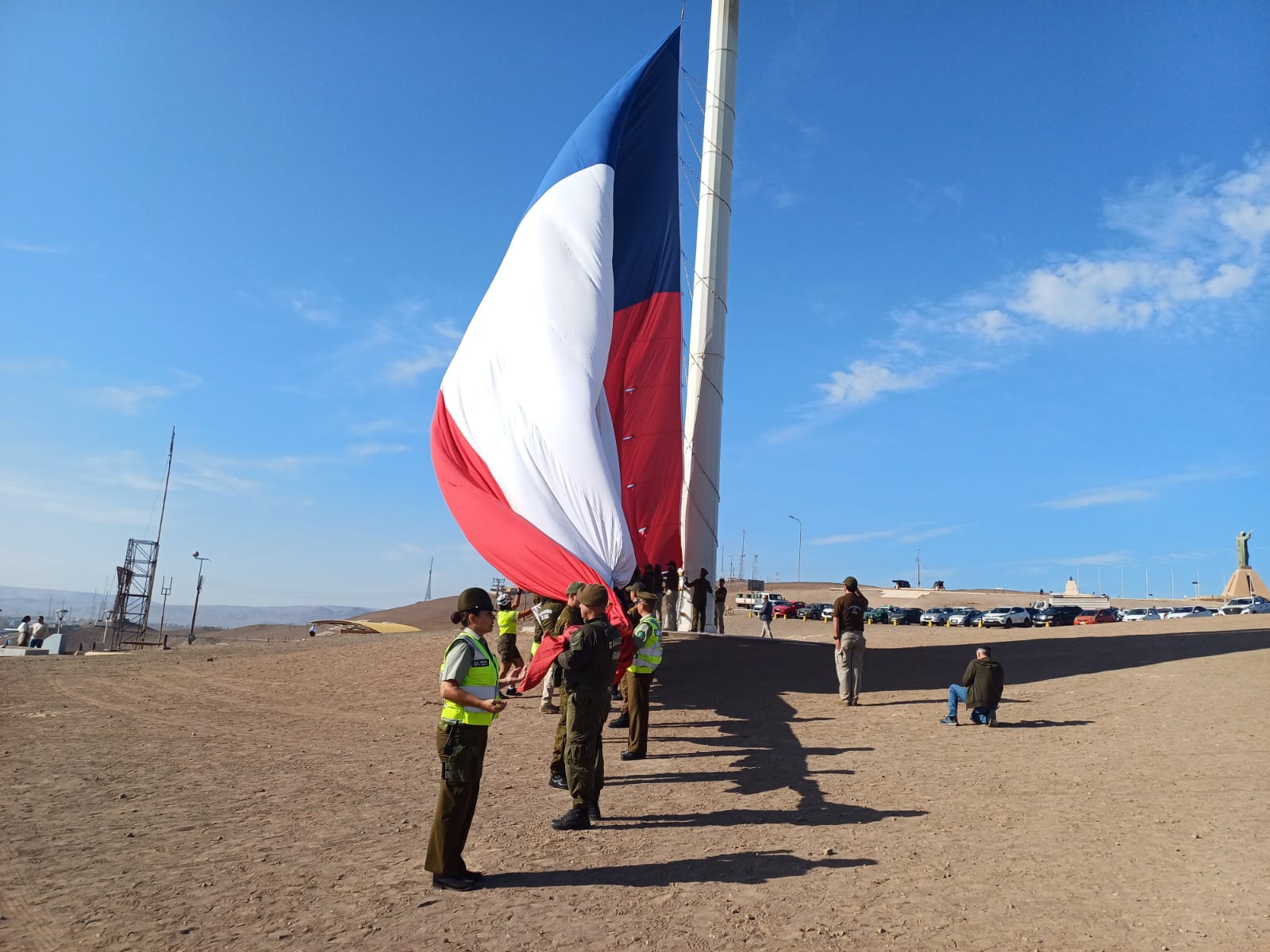 Simbólico izamiento de la bandera en el Mes de Carabineros - El Morro ...